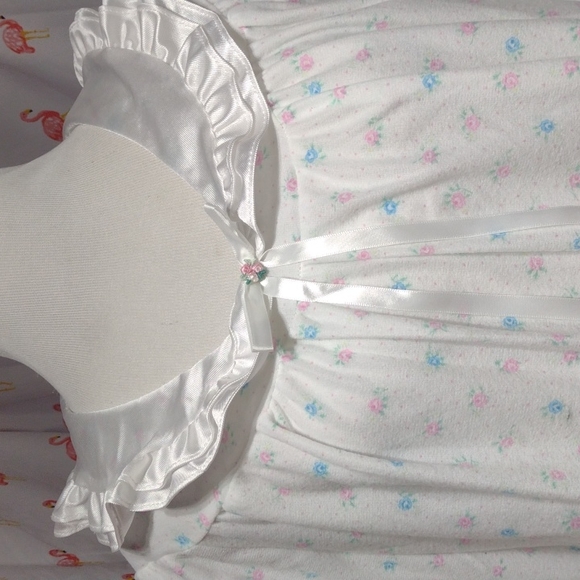 Heiress | Intimates & Sleepwear | Nwt Heiress Roses Nightgownsz Med ...